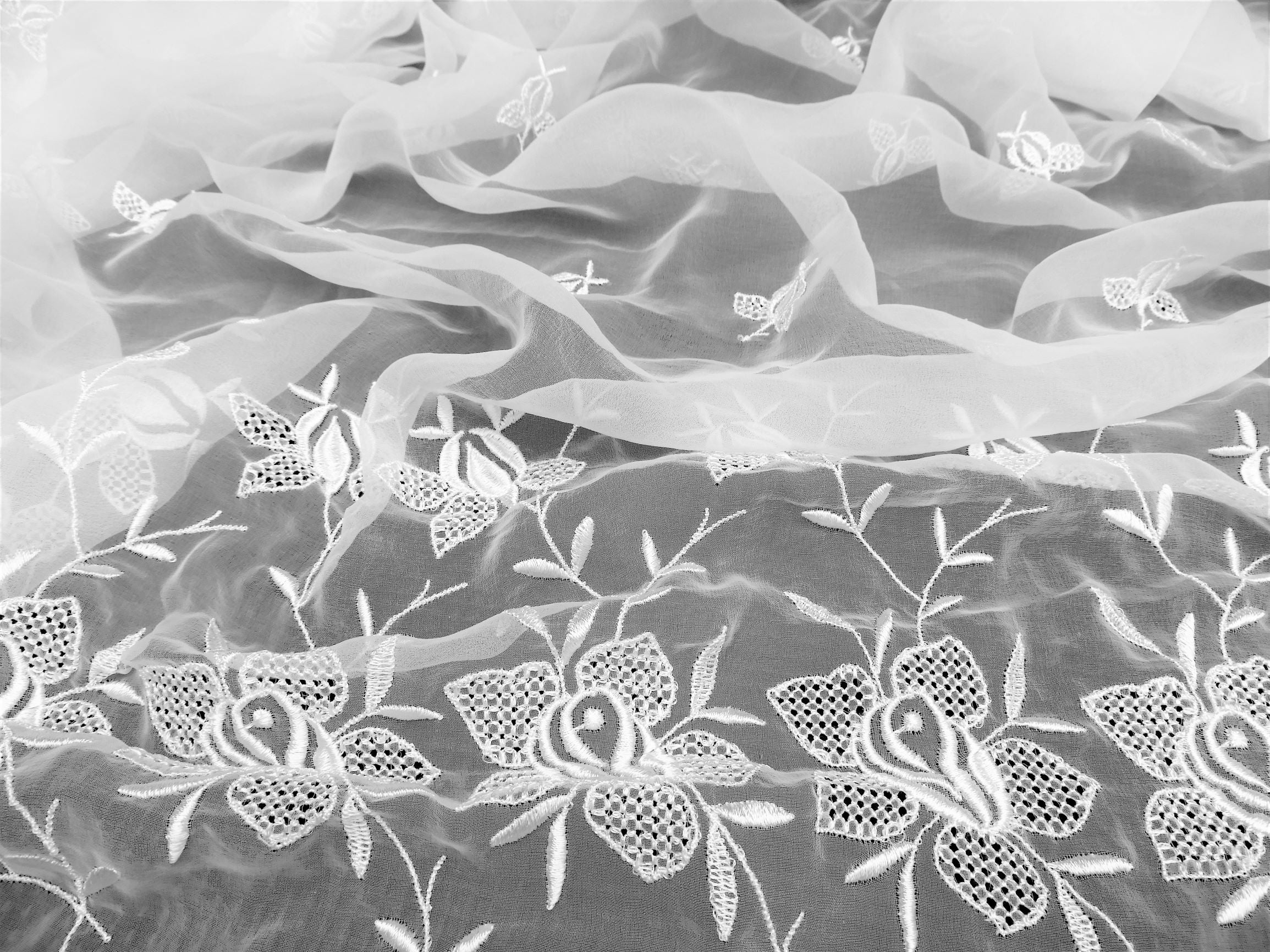 Vintage Fabric - Chiffon Georgette - White, Embroidered - Fabric Remna ...